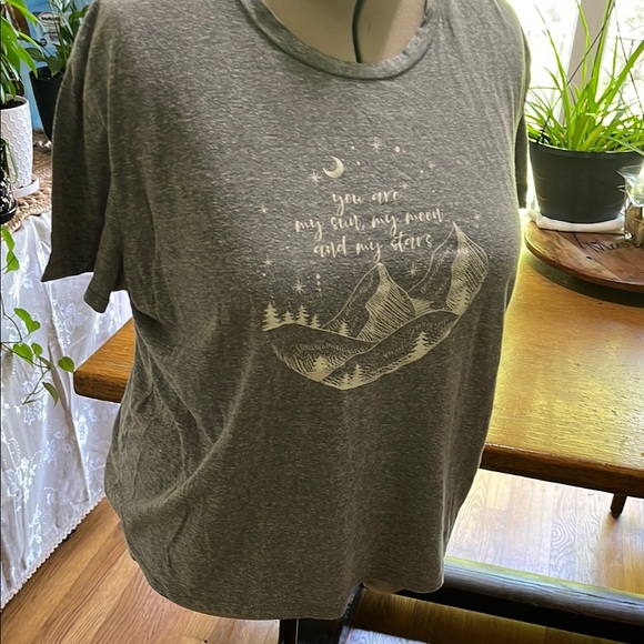 ARULA | Tops | Arula Gray Short Sleeve Tee | Poshmark